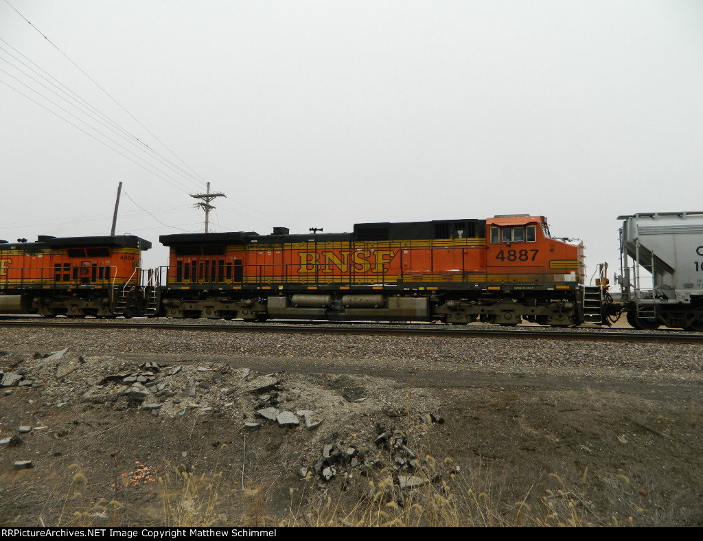 BNSF 4887